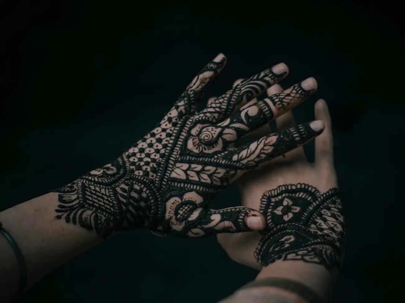 Como Criar Unhas Artísticas Decoradas em Casa? - Mundo das Tribos
